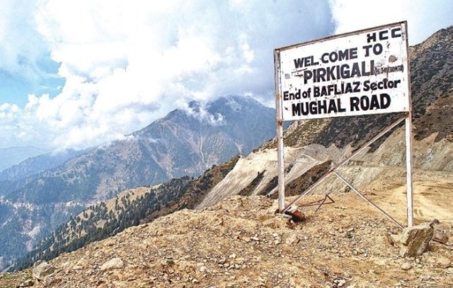 Mughal Road Reopens After Snow, Landslide Clearance | Asian Mail