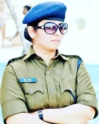 Woman IPS Officer from Gujarat Posted As New DIG Admin J&K | Asian Mail