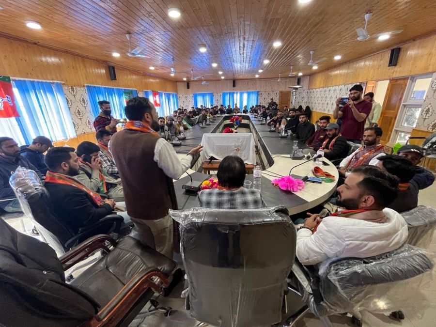 Impressive BJYM program held at Dooru in coordination with BJP Anantnag ...