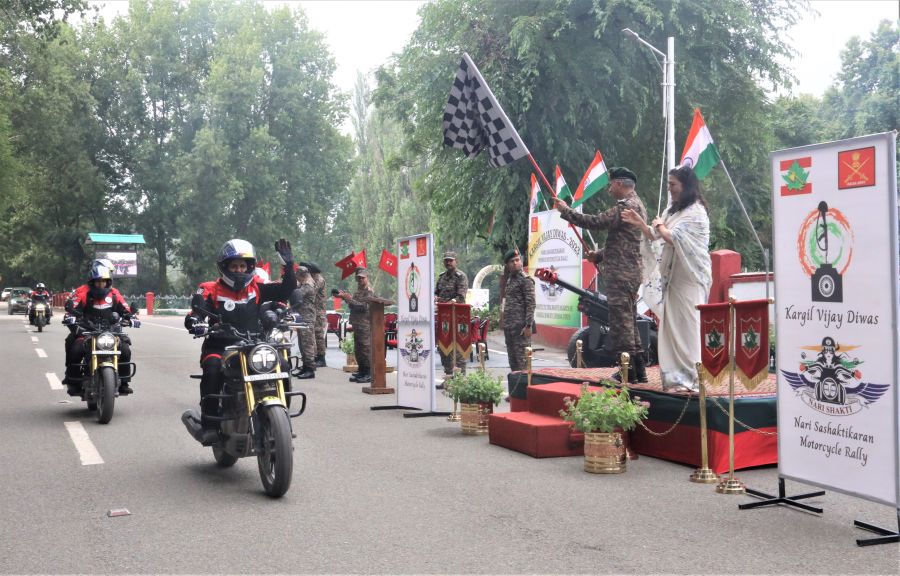 Women Motorcycle Rally To Commemorate 24th Kargil Vijay Diwas And Women ...