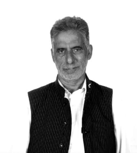 Author of “Warga Posh: The Hidden Flower,” Faqeer Shah Abdul Rasheed ...