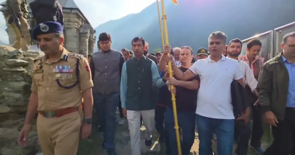 17th annual Gangbal Yatra begins from Naranag,Div Com praises local ...