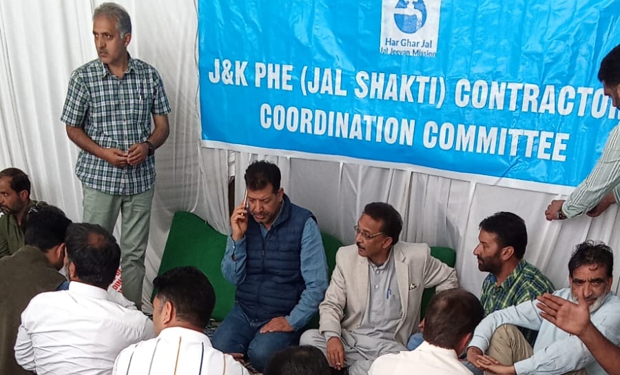 1500 Crore Jal Jeevan Mission Dues Pending: J&K Contractors Stage ...